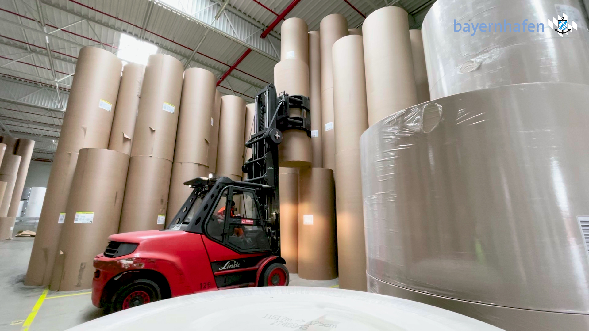 bayernhafen - Camera rolls for high-precision paper logistics